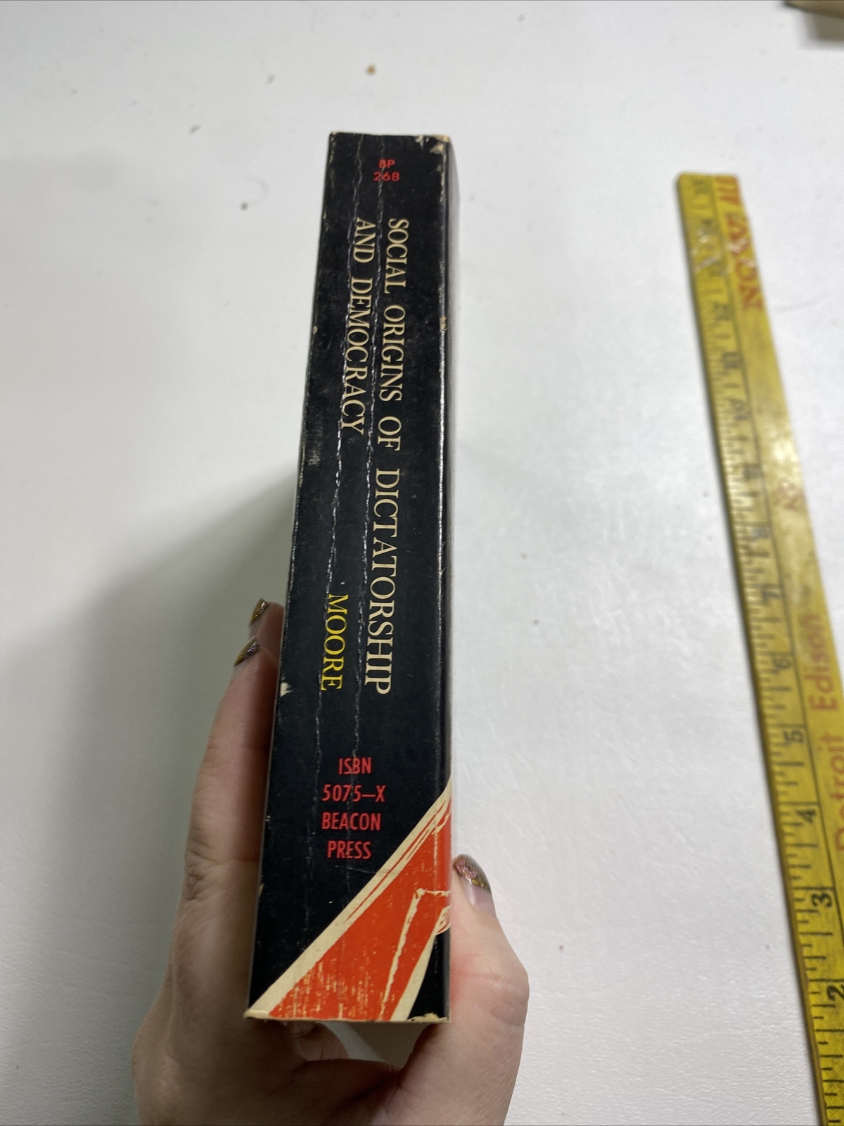 Social Origins Of Dictatorship And Democracy - Barrington Moore Jr. (PB ...