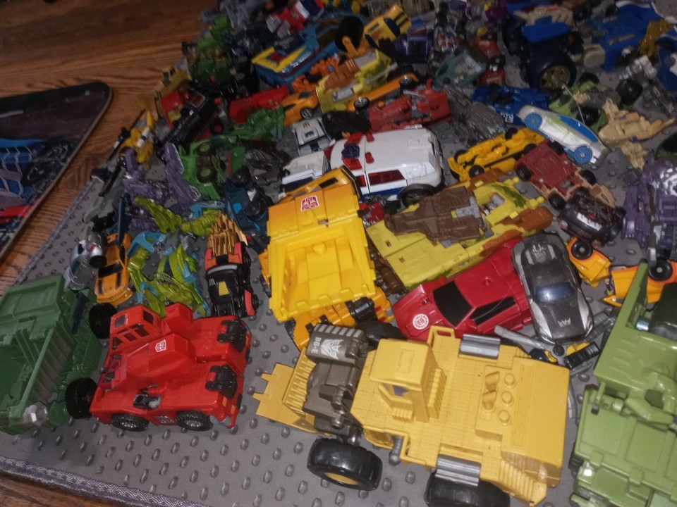 Massive Transformers Toys Lot | eBay