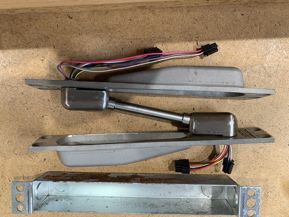 Securitron Assa Abloy CEPT-10 Door Concealed Electric Power Transfer ...