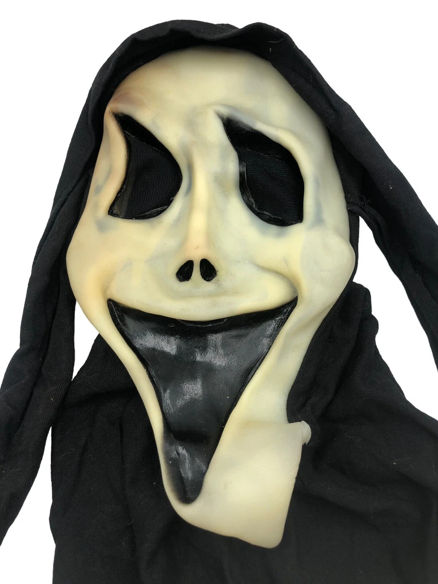 Scream Mask Smiling