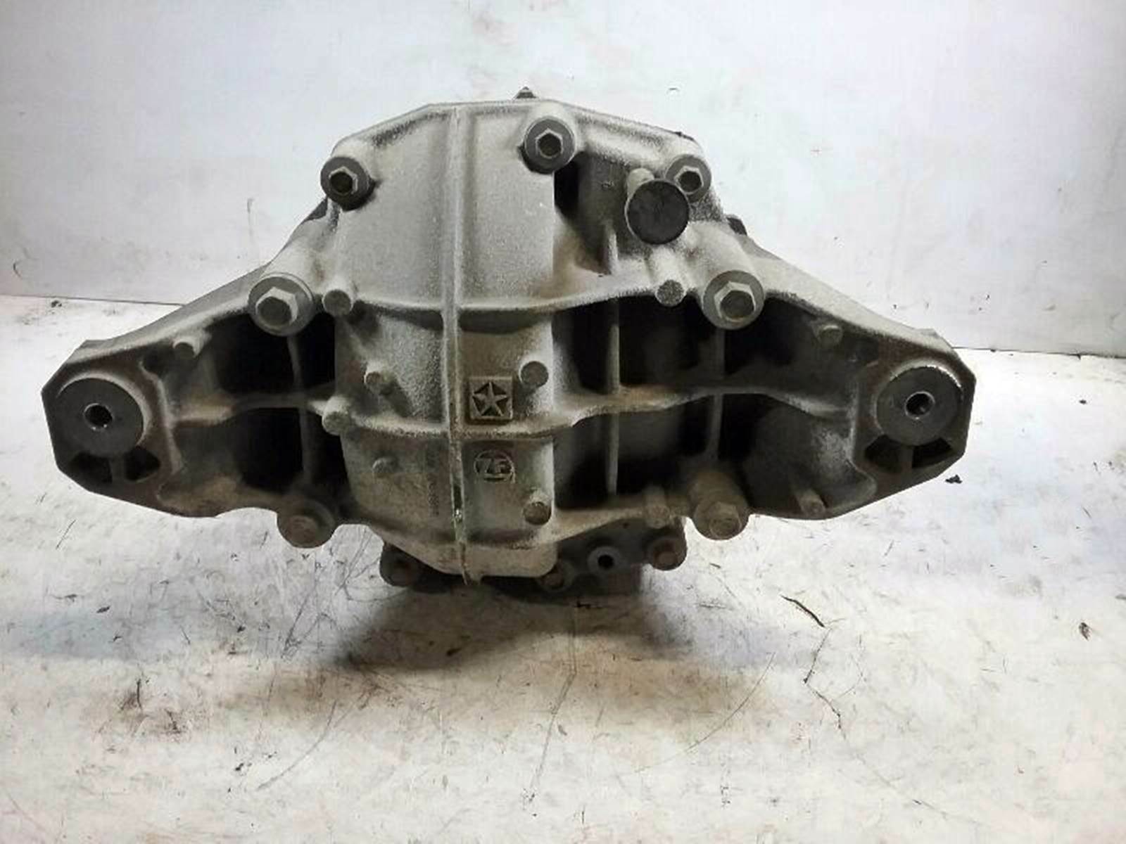 2014-2015 Jeep Grand Cherokee 3.6L Rear Axle Differential Carrier 3.45 ...