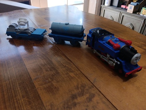 Thomas & Friends Trackmaster Motorized Belle and Water Tanker & Search ...