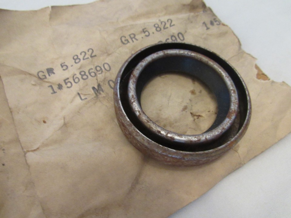 NOS 1956-64 Pontiac Olds P/8 98 88 Rear Differential Axle Bearing Seal ...