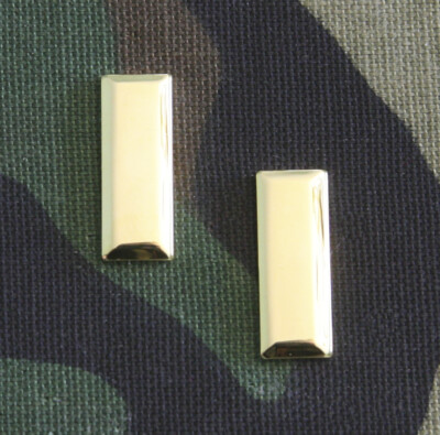PAIR OF US ARMY USAF SECOND LIEUTENANT O-1 RANK INSIGNIA; REGULATION ...