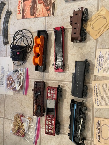 Lionel Train Set, Steam Engine, Coal Tender, Box Cars, track ...