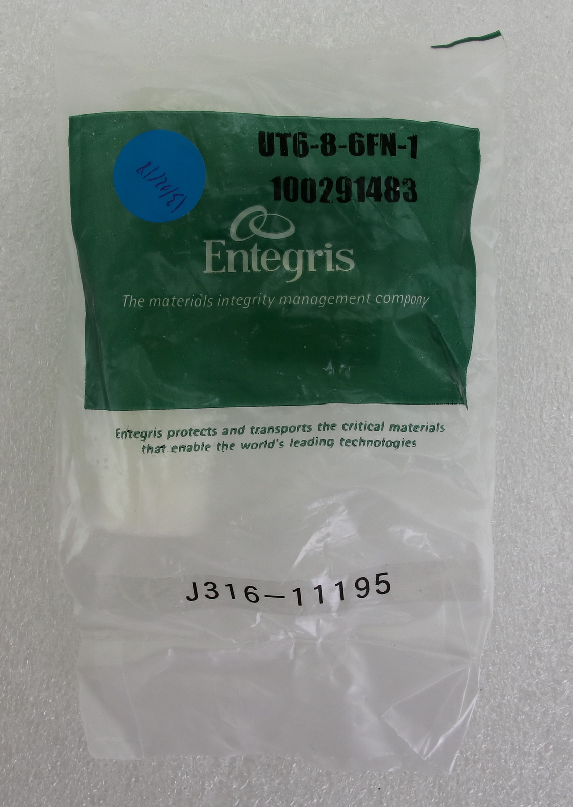 11195 ENTEGRIS FLARETEK TEE UNION, 3/8'', 1/2'', 3/8'', PFA (NEW) UT6-8 ...