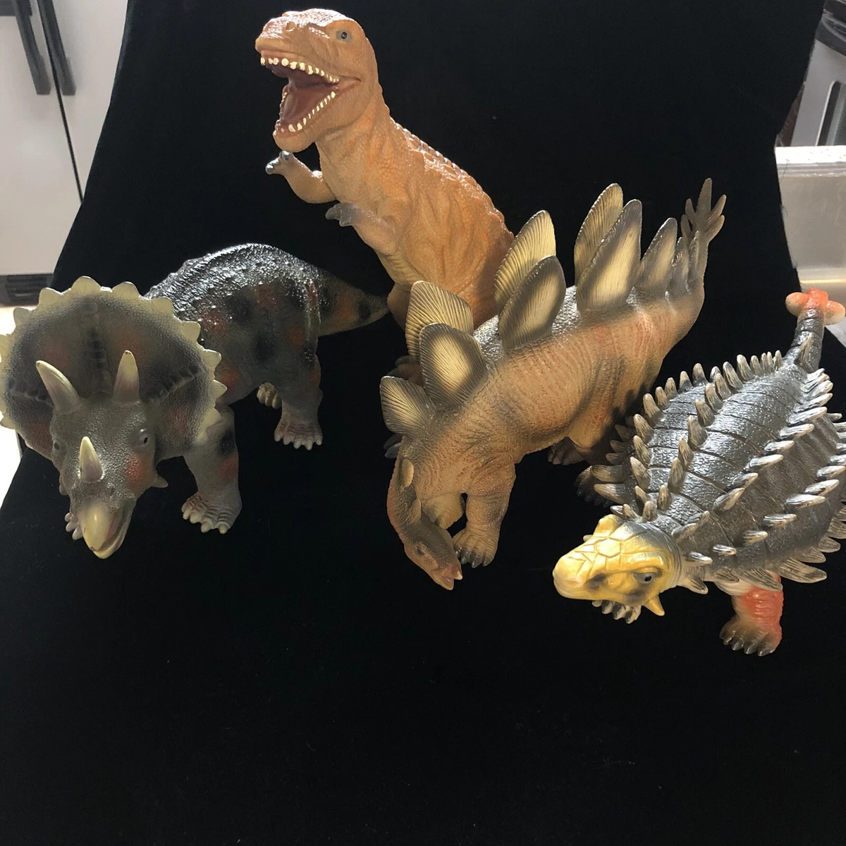 Ankylosaurus Vs Stegosaurus