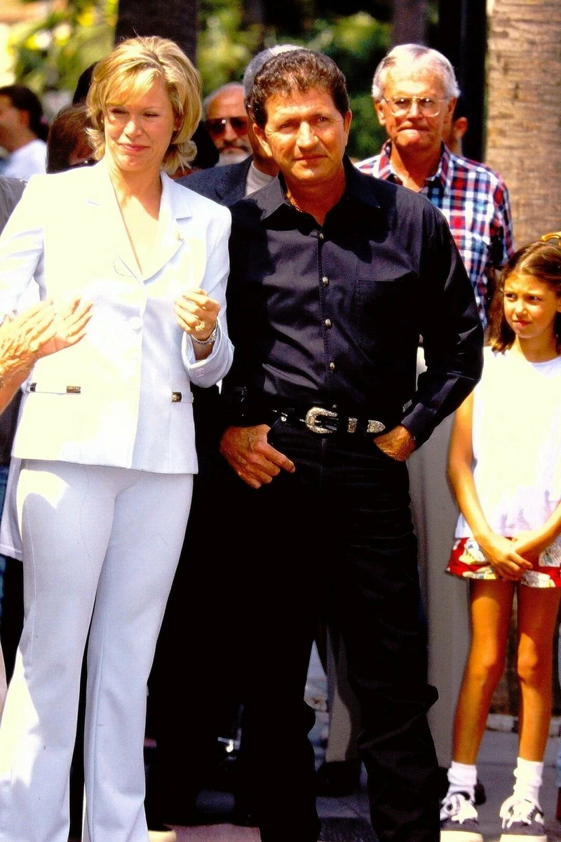 Mac Davis Wife Lisa
