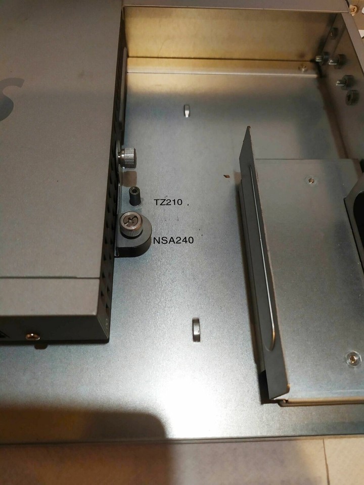 SonicWALL Nsa 240 - Apparecchio Di Sicurezza Unificata Con Firewall E ...