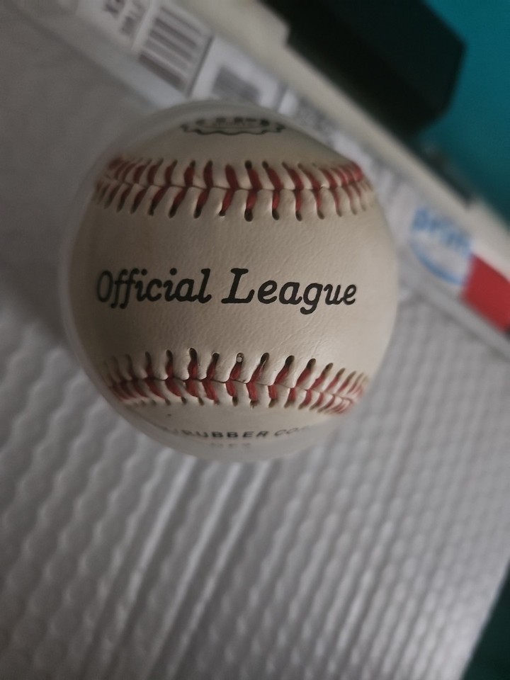 Mo Vaughn Signed OFFICIAL LEAGUE Baseball. Boston Red Sox Auth ...