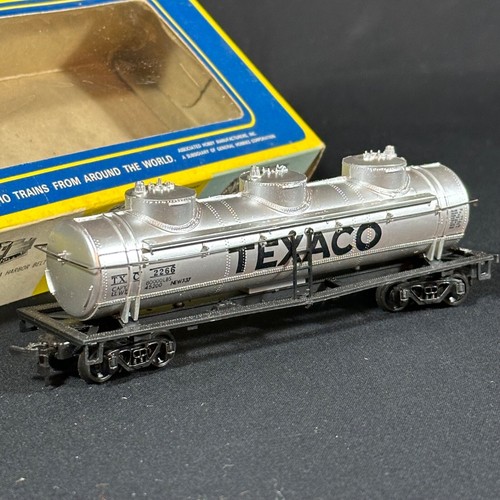AHM #5480-05- HO Scale - Triple Dome Tank Car - Texaco - Very Good | eBay