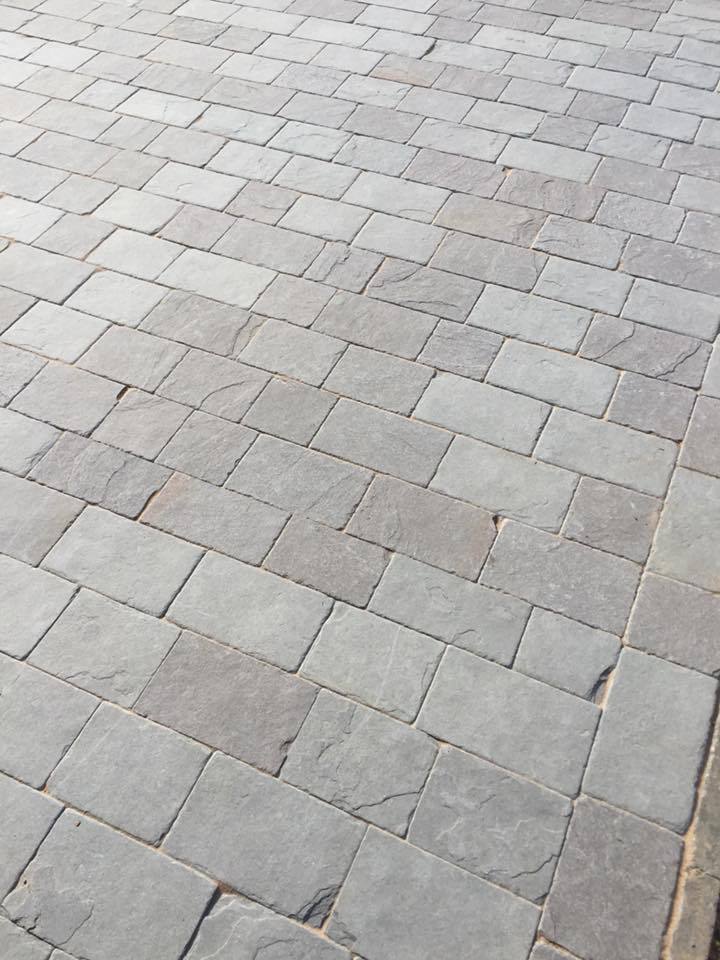 Dove Grey Driveway Block Paving Mixed Size Setts Cobbles - Driveway ...