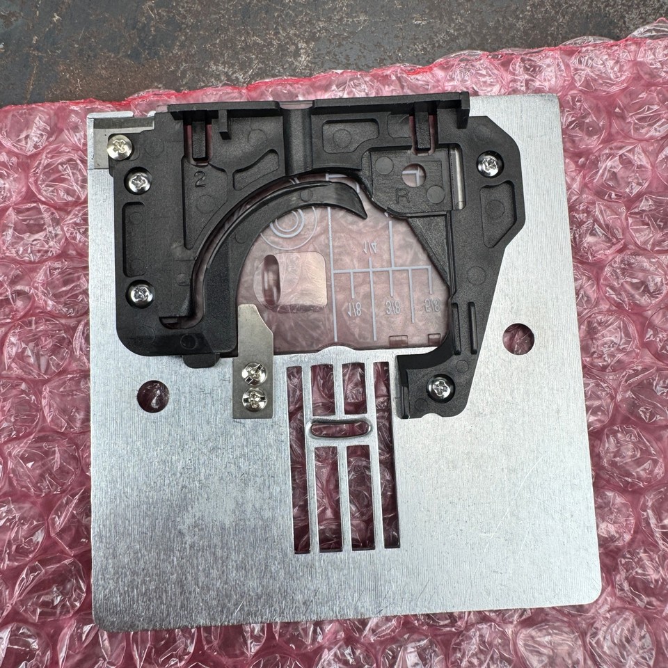 BERNINA Bernette Replacement Part Needle Plate CPL 65 / 80 / 90 ...