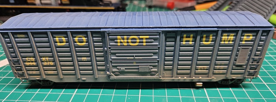 CSX Geometry Boxcar Kit. | eBay
