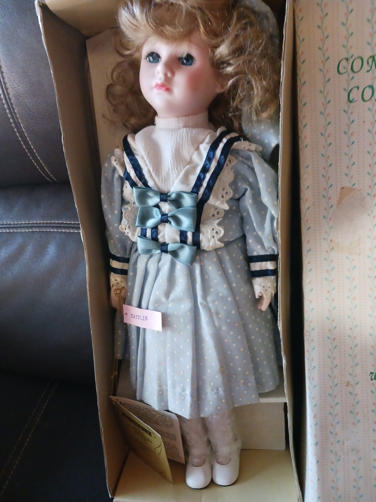 Seymour Mann Connoisseur Collection Porcelain Doll“CAITLIN 18” Never ...