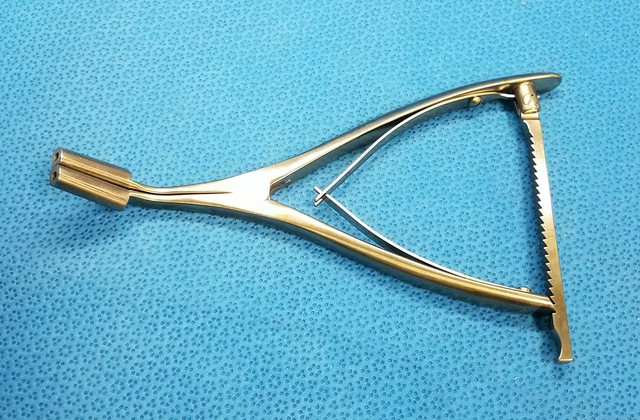Stryker 45-80030 Variax Joint Distraction Forceps for sale online | eBay