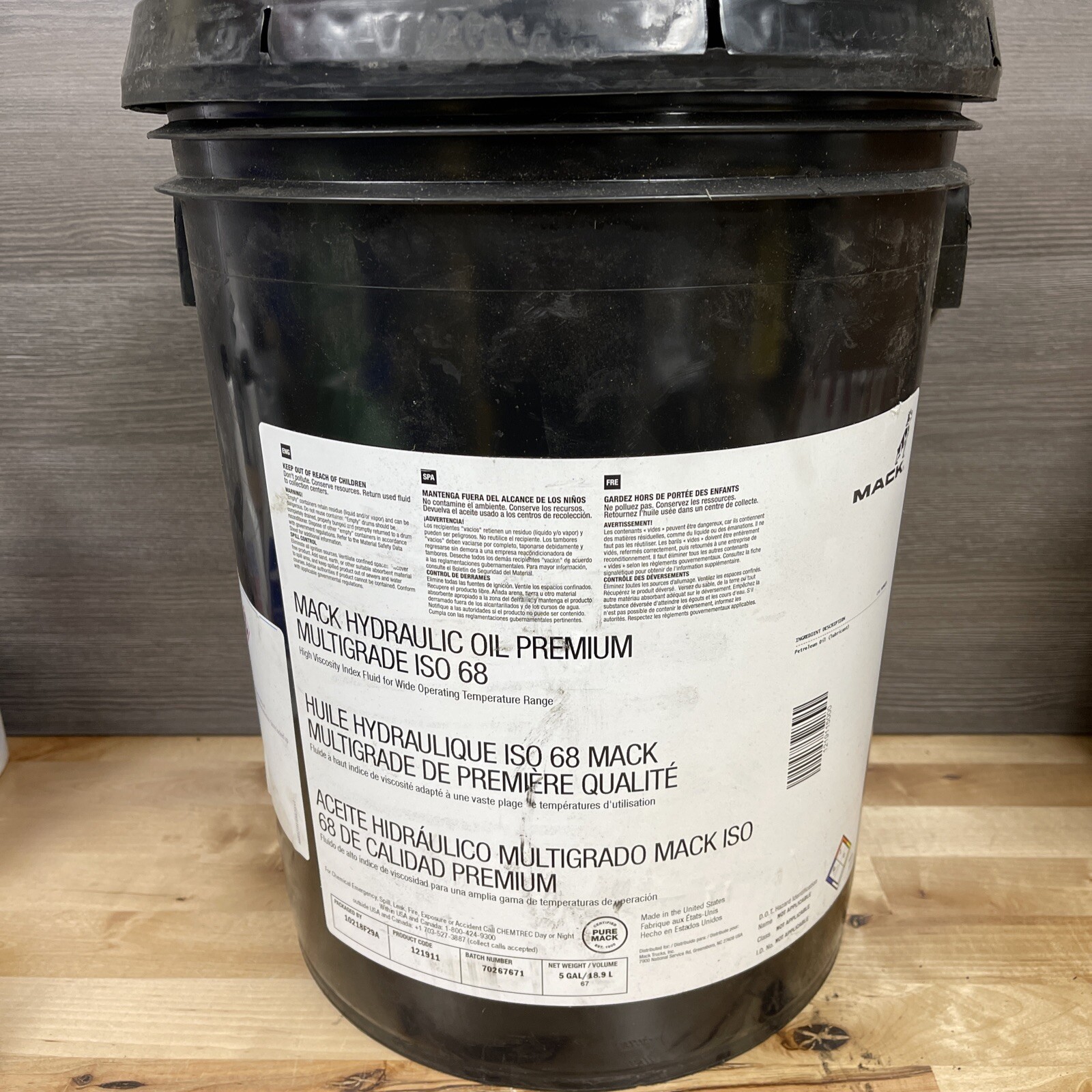 Genuine Mack 5 Gallon Hydraulic Oil Premium Multi grade ISO 68 New | eBay