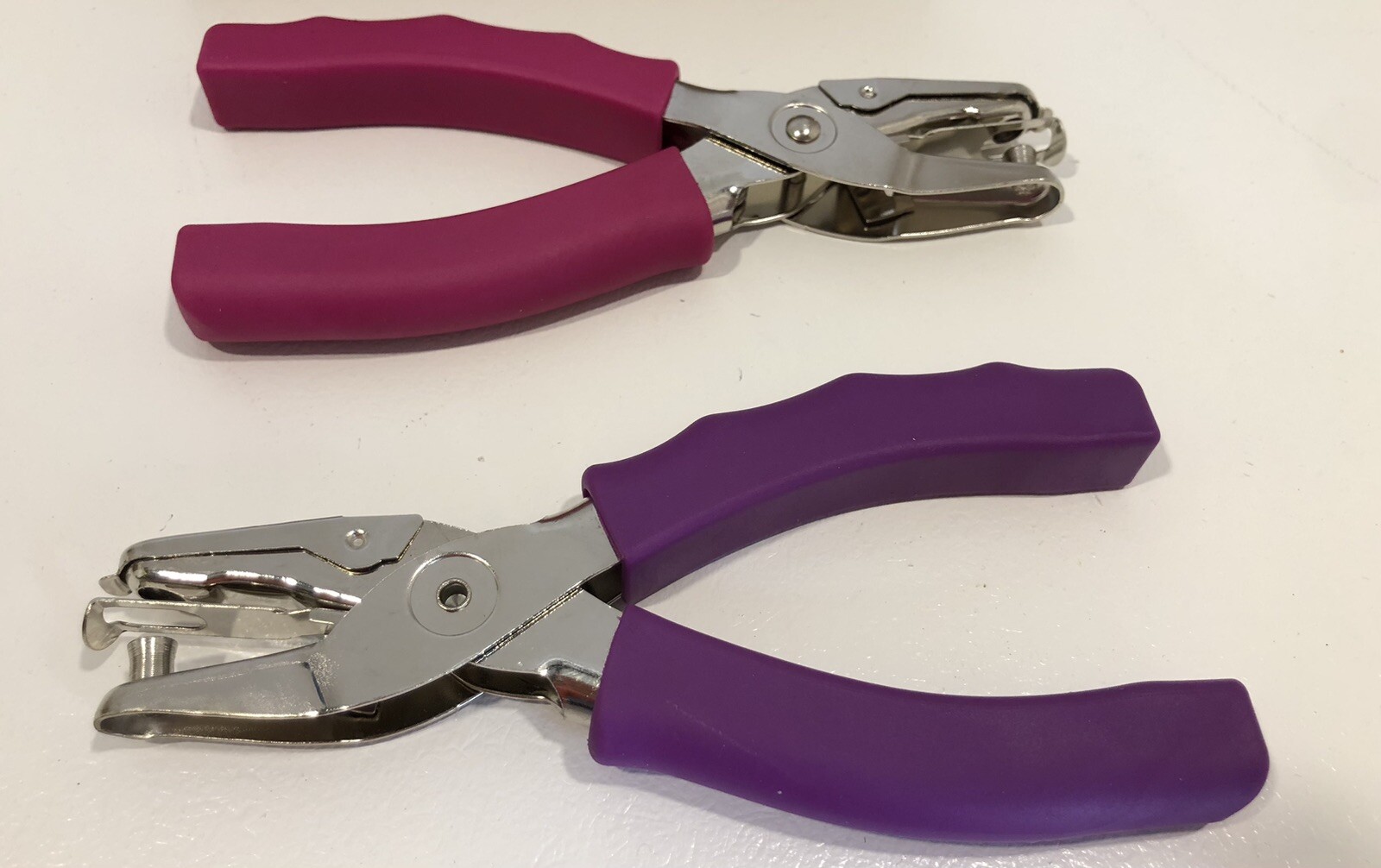 Handle Punch ，2 Pack,1/4 Inch of Hole Handheld Puncher ，With Soft Grip ...