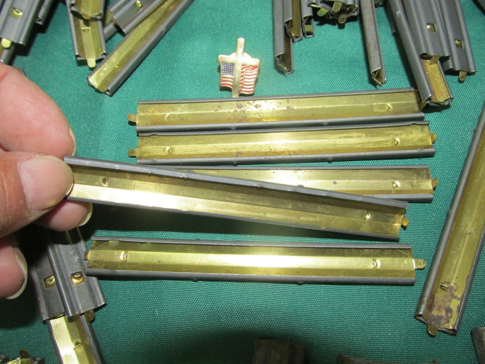 5.56 .223 STRIPPER CLIPS SPOON CHARGER LOADER 100 PLUS IN EACH BAG | eBay