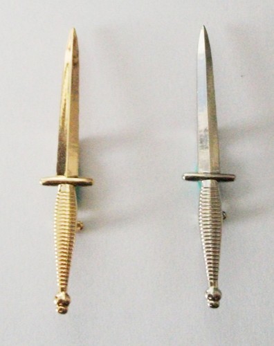 LARGE COMMANDO DAGGER BADGE - GOLD OR SILVER COLOURED METAL | eBay UK