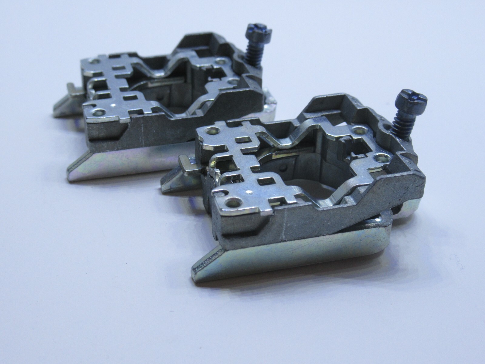 (NEW - Lot of 2) SCHNEIDER ELECTRIC ZB4BZ009 Mounting Base | eBay