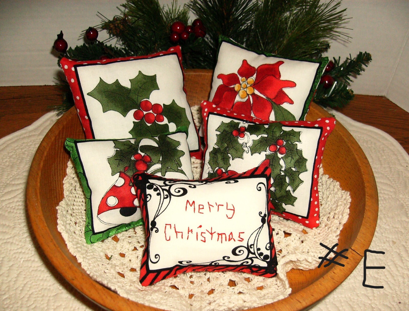 Christmas Bowl Fillers, Ornaments, Tucks #E--mini pillows--set of 5 ...