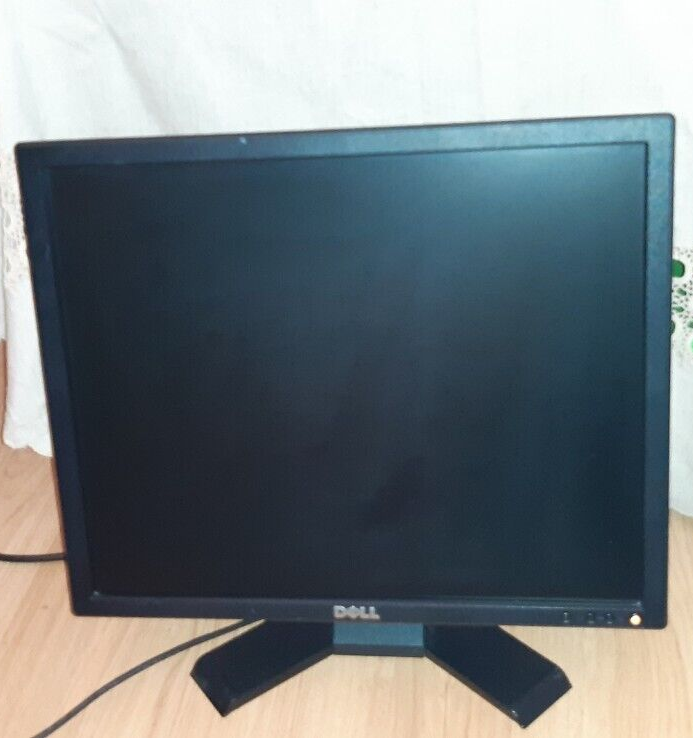 Dell E190S LCD Monitor 19" 1280 x 1040 with stand and cables | eBay