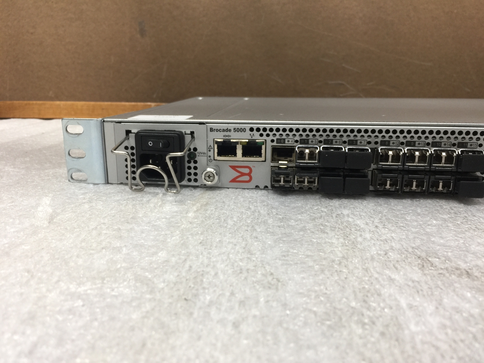 EMC Brocade 5000 DS-5000B Fibre Channel Switch With 24 Transceivers ...