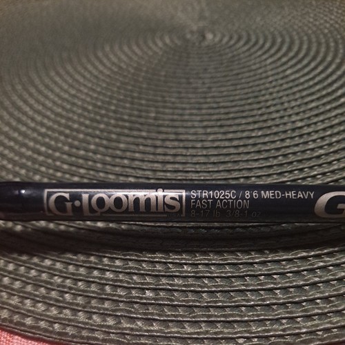 G Loomis GL2 STR1052C 8'6 MED-HEAVY FAST ACTION used a few times ...