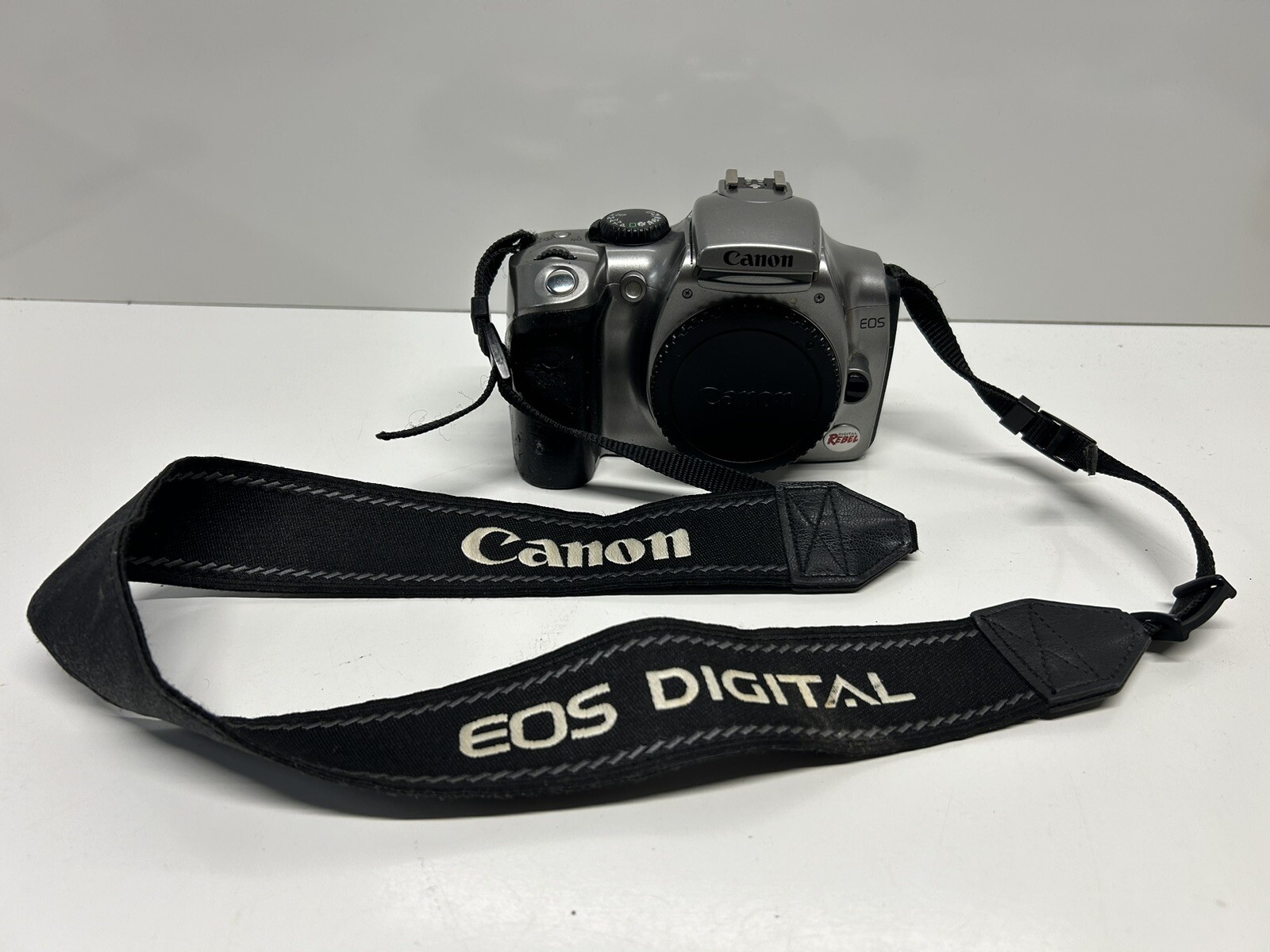 Canon EOS Digital Rebel / EOS 300D 6.3MP Digital SLR Camera - Silver ...