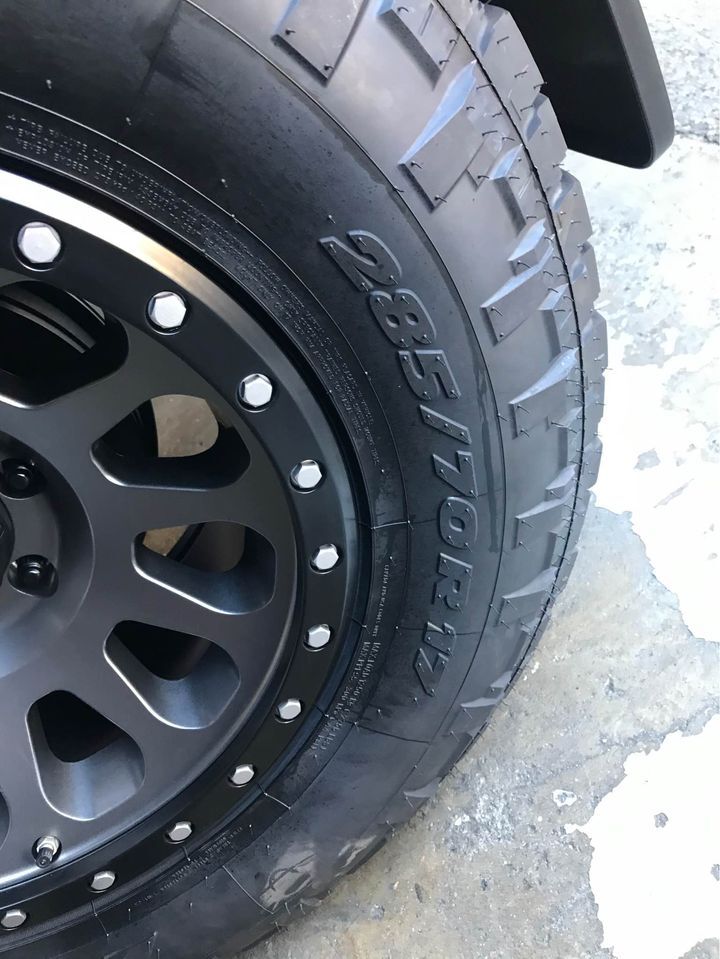 17" Fuel Vector D601 Wheels for Toyota FJ Tacoma Nissan GMC Chevrolet ...