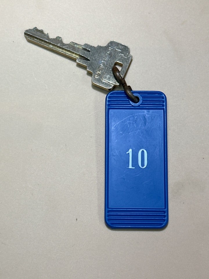 "Travelers Hotel" Motel Room Key Fob & Key Montrose Colorado #10 | eBay