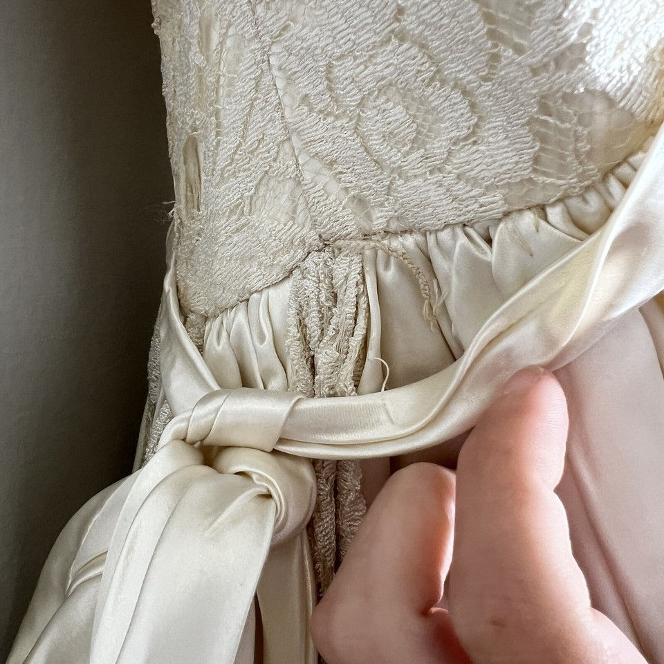 Vintage 1940s Old Hollywood Satin & Lace Wedding Dress Duster Jacket ...