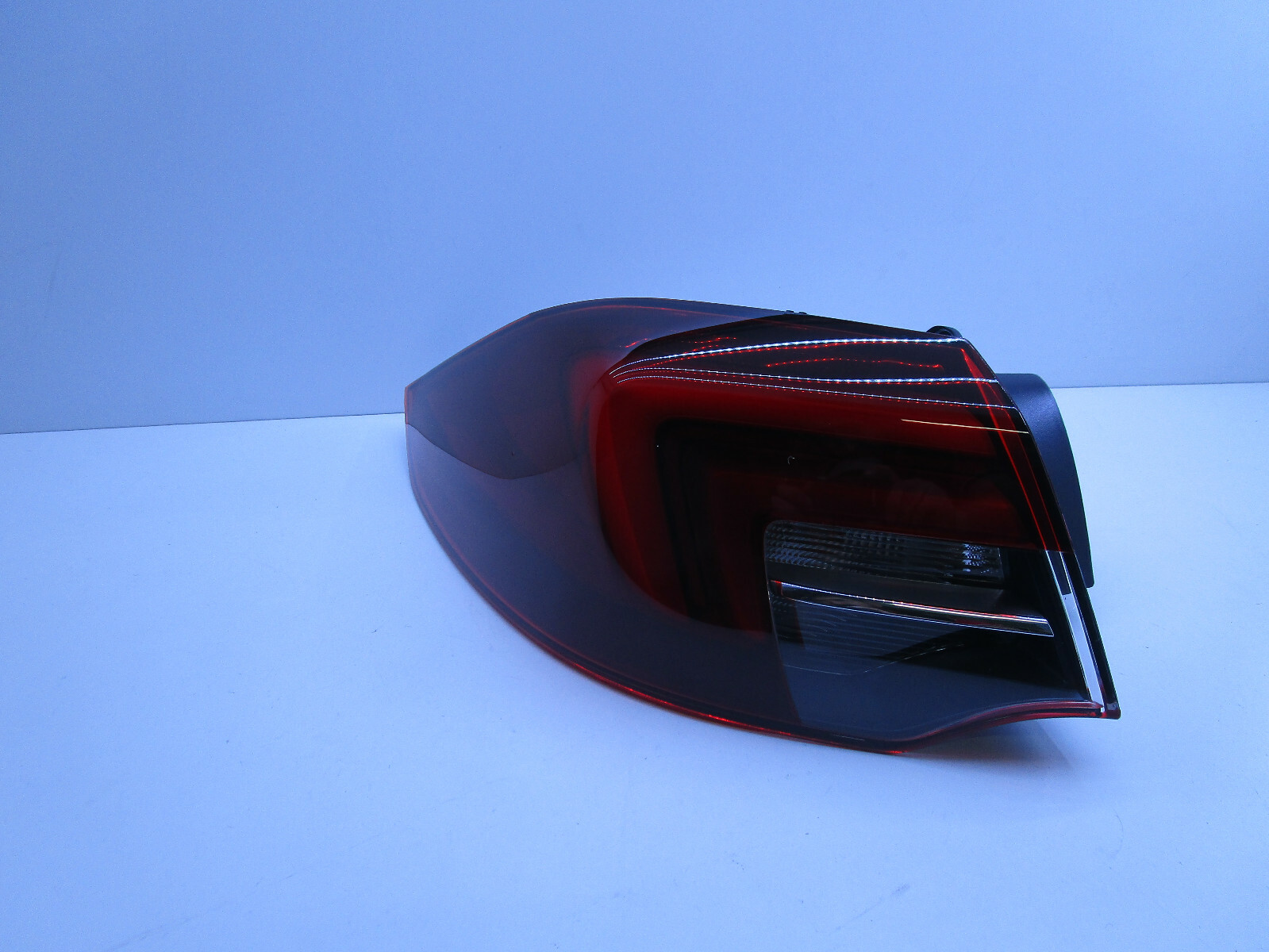 ZB PASSENGER SIDE TAIL LIGHT LED HOLDEN COMMODORE ZB 2017/2020 GENUINE ...