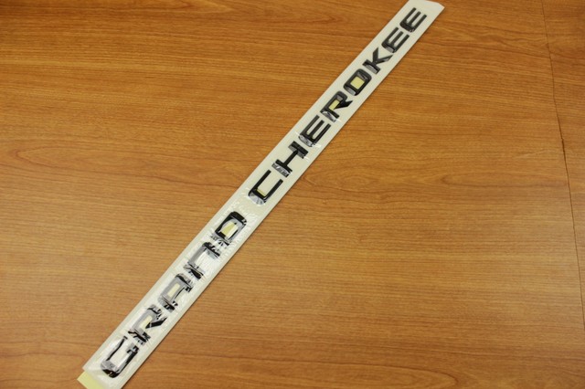 Genuine Mopar Front Door Nameplate 68235425AA online kaufen | eBay