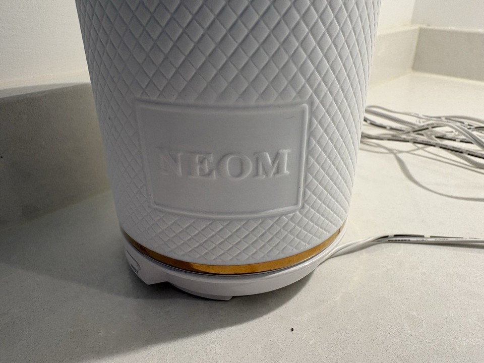 Neom Wellbeing Pod Essential Oil Diffuser.Ceramic Cover +Two Oils.Good ...