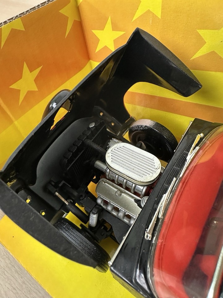 American Muscle 1955 Chevy Street Machine 1:18 Die Cast Model Car w ...