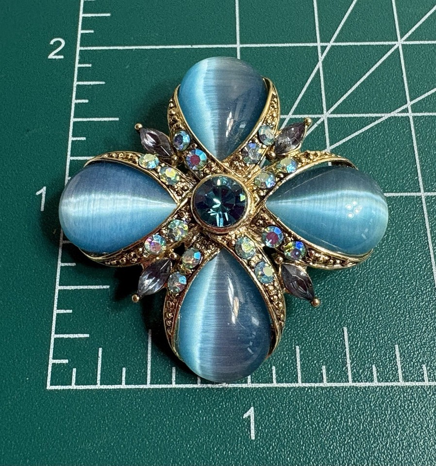 Monet Turquoise Blue Brooch Gold Tone Rhinestone Vintage Pin 1.75x1.75 ...