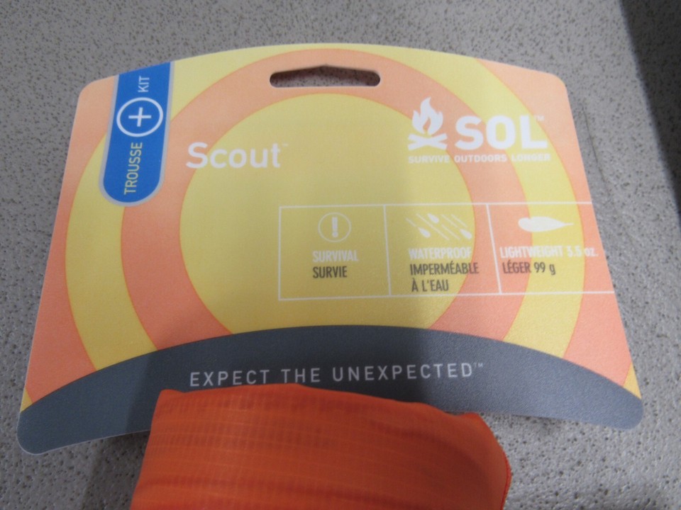 SOL Scout Survival Kit Para 550 Cord & UST Razor Saw SplashFlash Light ...