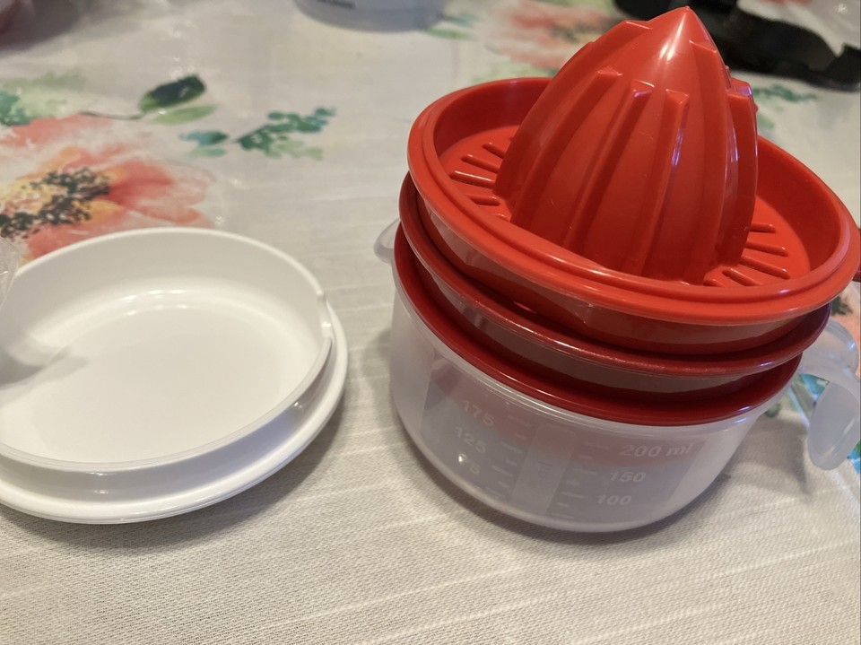 Tupperware All-in-One Juicer/Grater/Egg Separator Measuring Cup Cooks ...