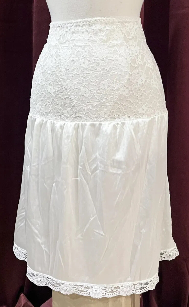 1950s 1960s Vintage White Half Slip w/ Lace Trim by Y… - Gem