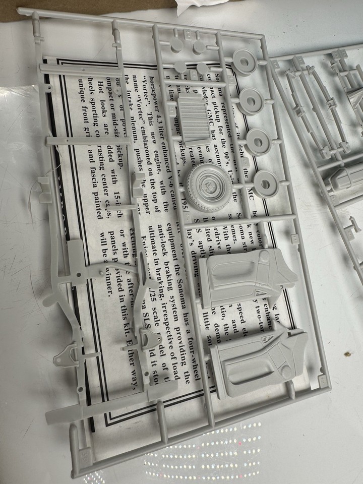 Model Kit 1994 GMC Sonoma SLS AMT 1:25 | eBay