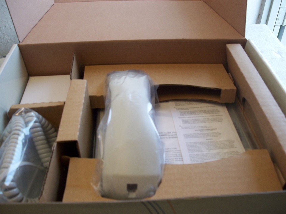 SNOM 820, MultiLine VoIP Telephone, with High Res. Display 811819010582 ...