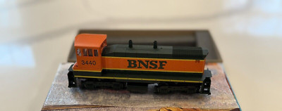 Athearn 3943 HO Scale BNSF SW1500 Powered Diesel Locomotive #3440 | eBay