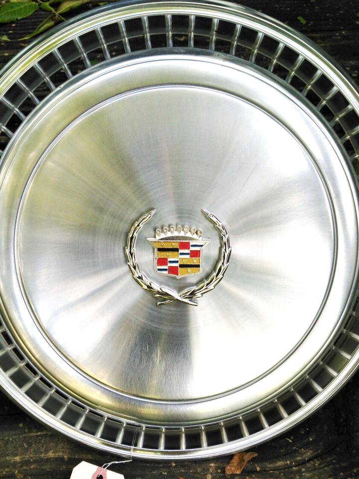 1974-78 Cadillac Eldorado Wheel Hubcap Cover Chrome Wreath Emblem *VGC ...