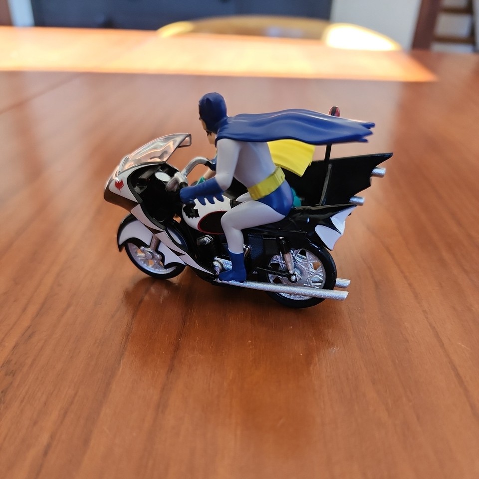 Hallmark Batcycle 2018 Christmas Ornament Batman Robin Motorcycle DC ...