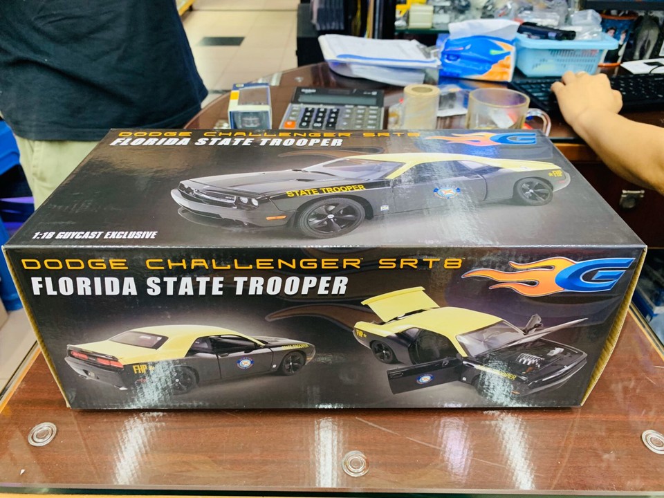 ACME 1:18 Scale Die-Cast Model Car FHP Dodge Challenger Florida State ...