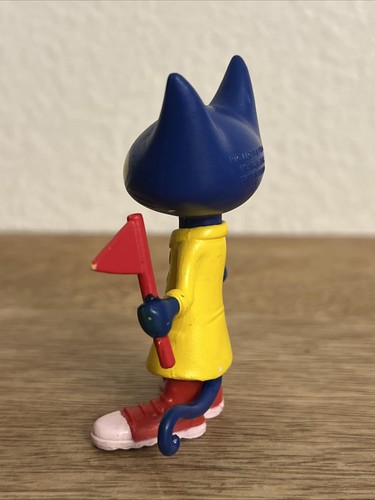Pete The Blue Cat In Yellow Raincoat & Red Shoes W/ Red Flag 3” Figure ...