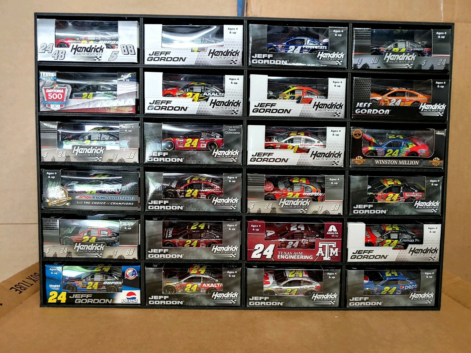 1:64 Diecast Car Display Case holds 24 Cars Lionel NASCAR & Hot Wheels ...