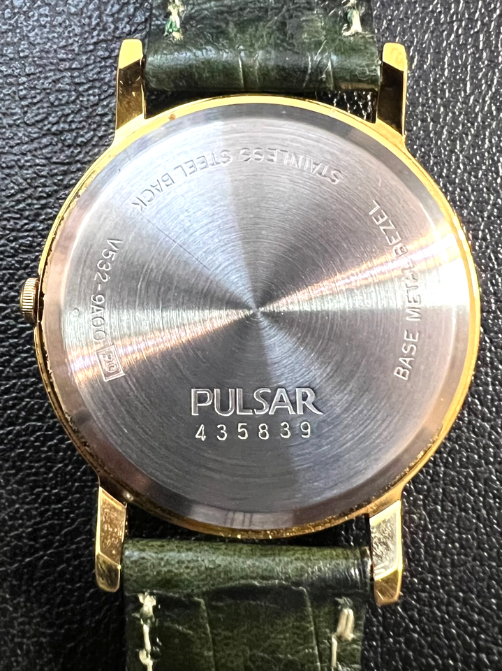 Vintage Pulsar Seiko Mickey Mouse Watch | Green Mother of Pearl Dial ...
